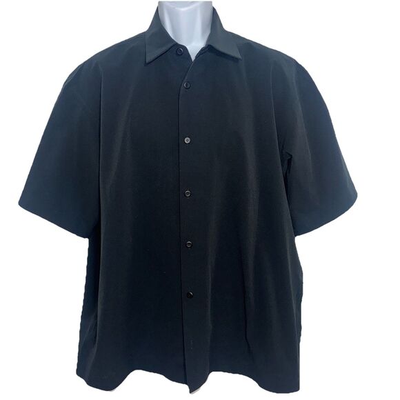 Descente | Shirts | Descente Allterrain Airflow Black Half Sleeve Shirt ...